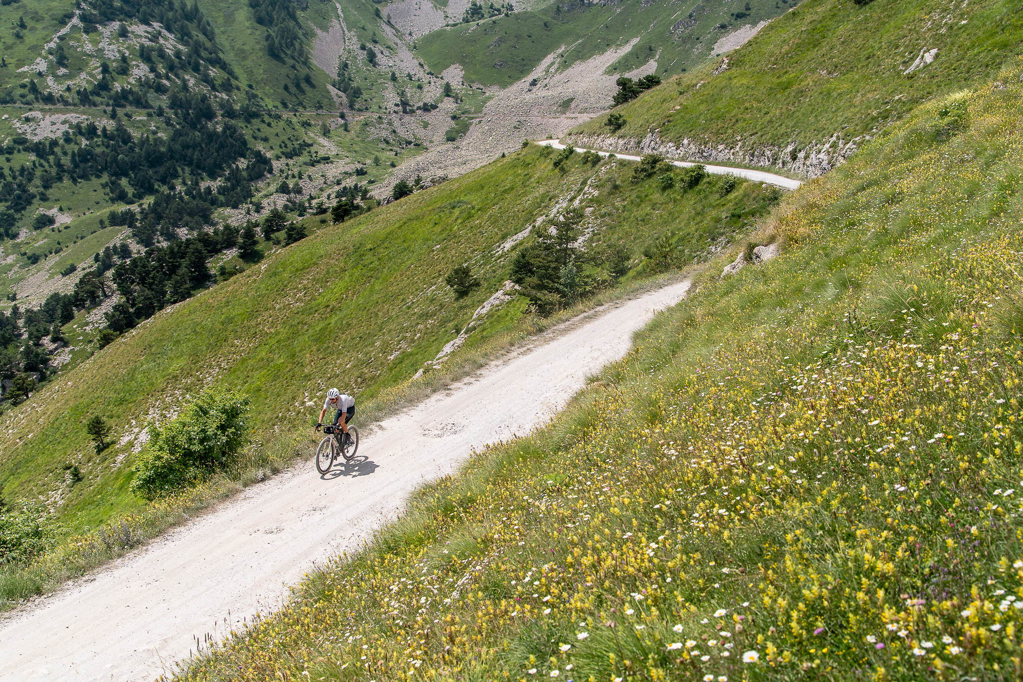 GRAAALPS – La traversée des Alpes en gravel bike – Sur deux roues