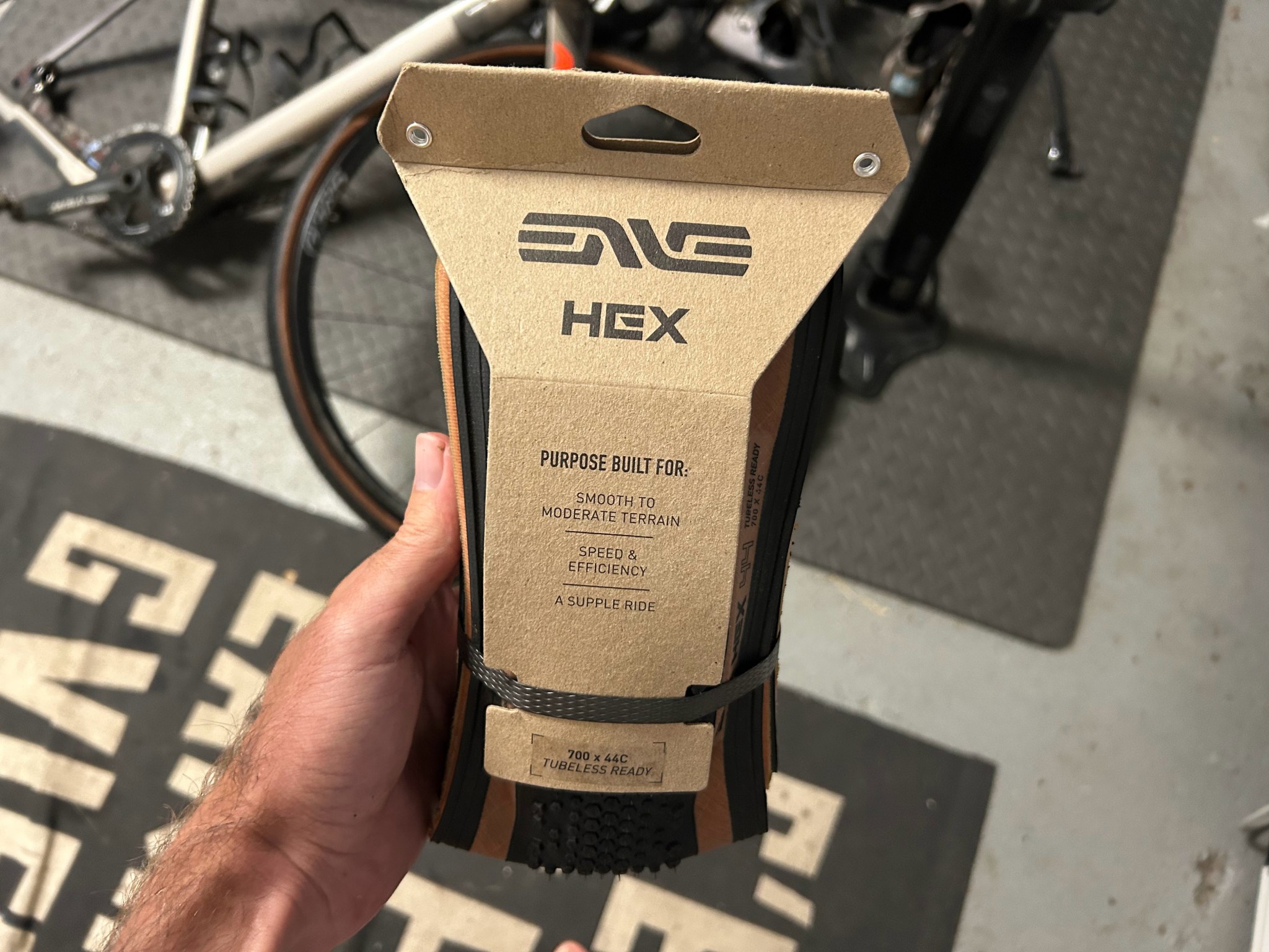 Essai et avis du pneu de gravel ENVE Hex – Sur deux roues